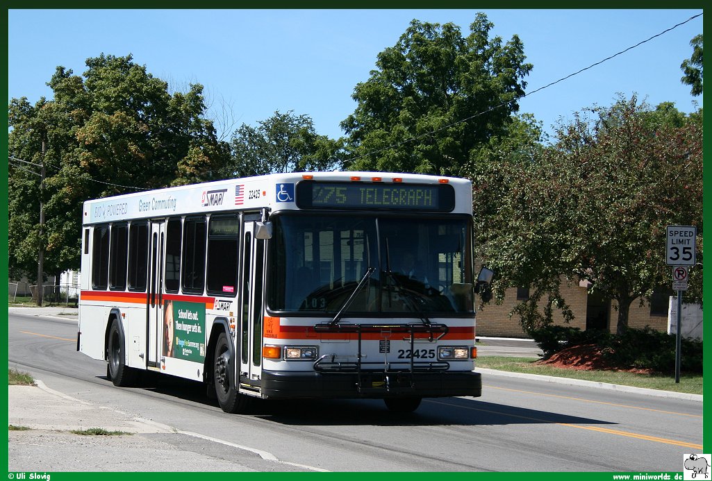 GilligLow Floor 35' (2002)