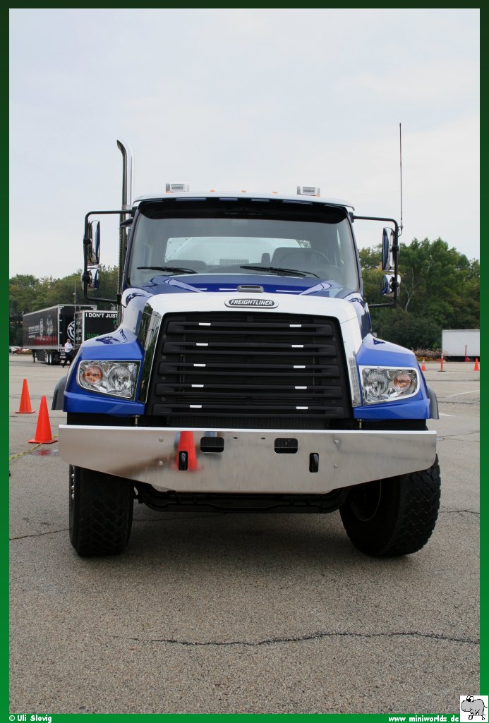 freightliner 114 sd freightliner demonstration truck rosemont illinois ...
